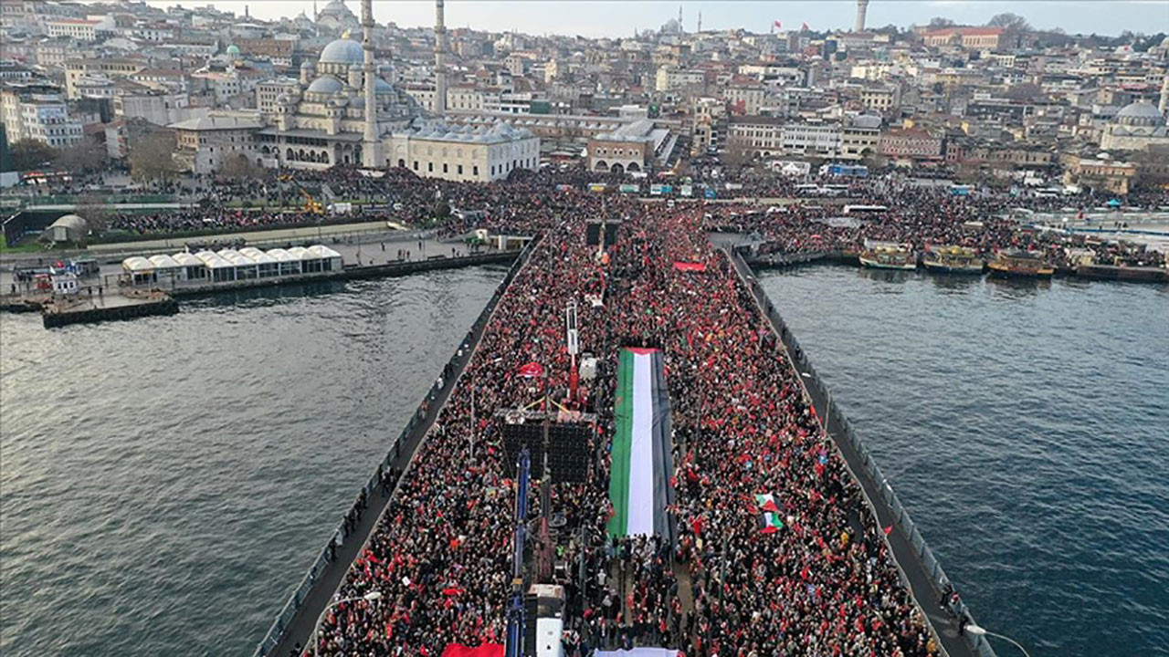 İstanbul'da Filistin'e destek yürüyüşü