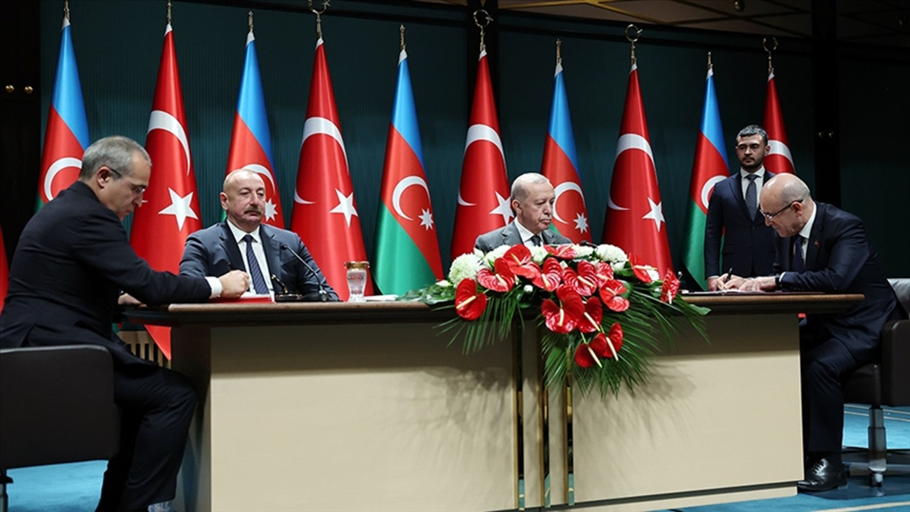 Türkiye ile Azerbaycan arasında 3 anlaşma imzalandı Türkiye ile Azerbaycan arasında 3 anlaşma imzalandı