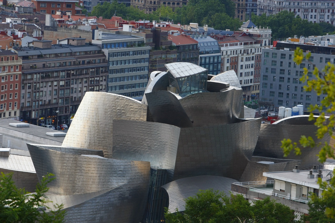Mimarlık tarihinin en önemli isimlerinden Frank Gehry 96 yaşında ...