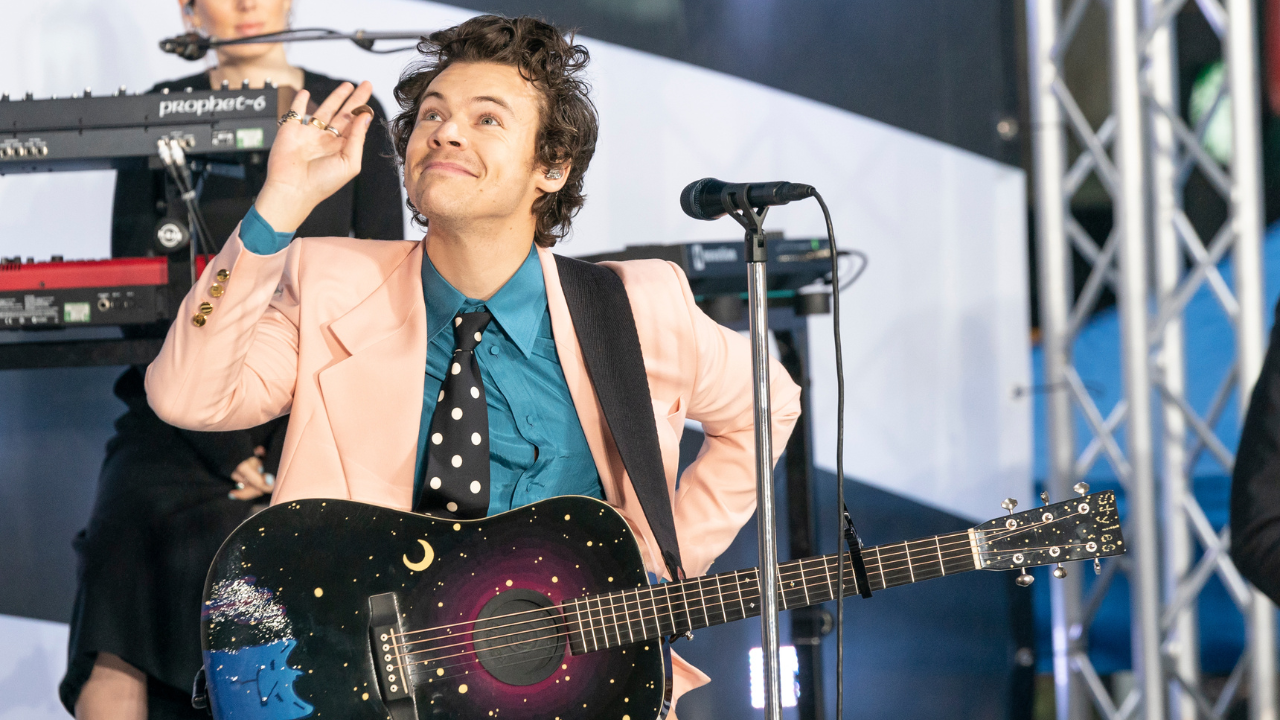 Harry Styles zirvede: Wembley'deki 12 konserle Taylor Swift'in rekorunu ...